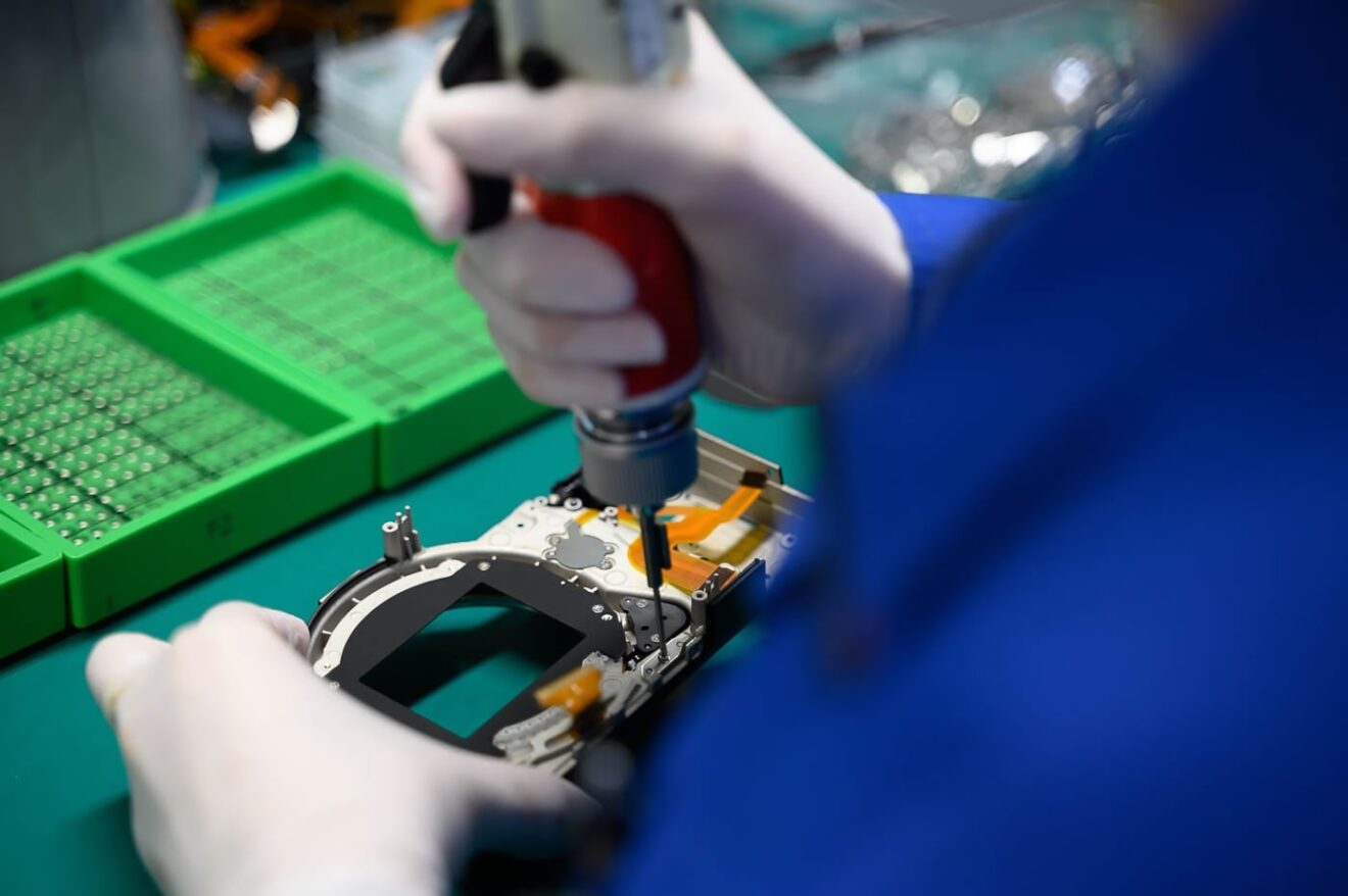 Fujifilm Factory Tour: Meet Fujifilm's Most Complex Gear to Manufacture ...